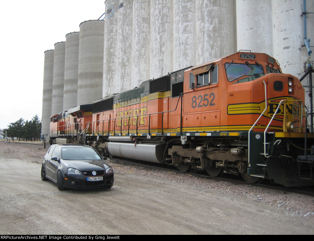 BNSF 5907